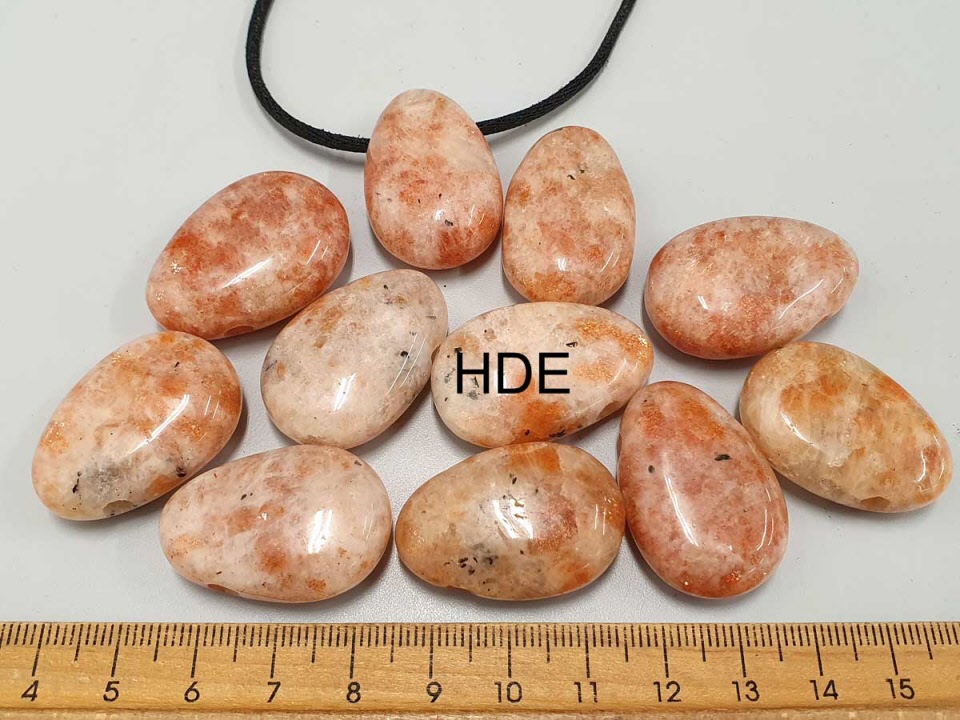 Sonnenstein Anhänger Trommelstein ca 30 x 20 mm mit Loch