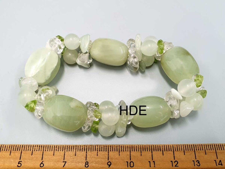 China Jade Armband TS ca 20 x 13 mm mit Splitter und Kugeln 3 reihig ...