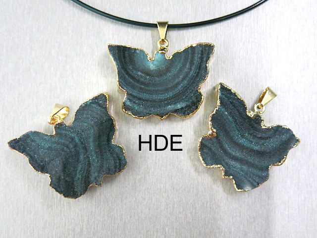 Chalcedonrose Anhänger Schmetterling blaugrün goldfarbig umfasst