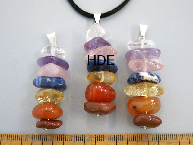 Multicolor Anhänger mit 7 Trommelsteinen mit Metall Öse